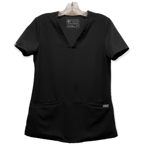 Figs | Tops | Figs Technical Collection Casma Three Pockets Scrub Top ...